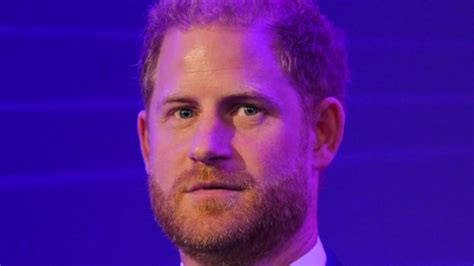 Harry Torna In Inghilterra Ma è Sempre Più Solo