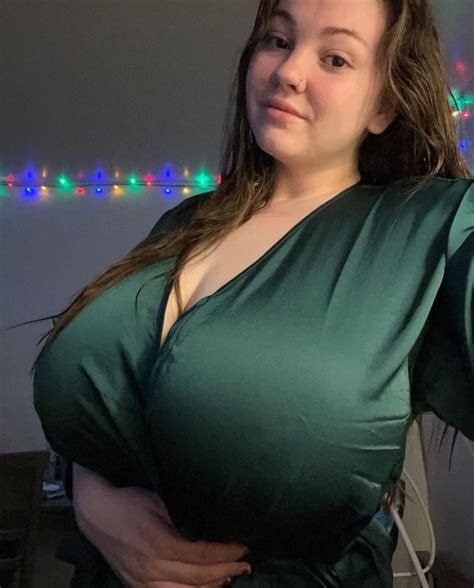 Stacked R2busty2hide