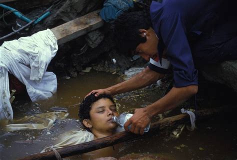A Agonia De Omayra Sánchez A História Por Trás Da Foto Assombrosa Li