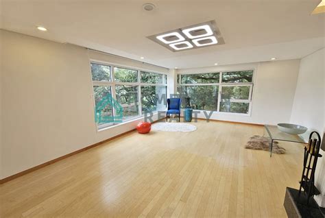 Rent A 4 Bedroom Apartment With Terrace In Jongno Seoul
