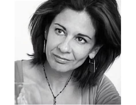 Cristina Kahlo Amante De Lo Popular