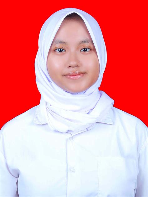 Fania Nurlitasari Medium