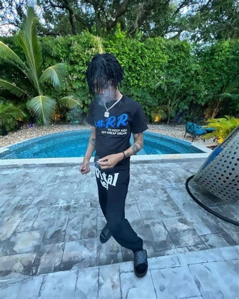 Pin By Hody On Rapper Kankan Rap Aesthetic Simply Fashion