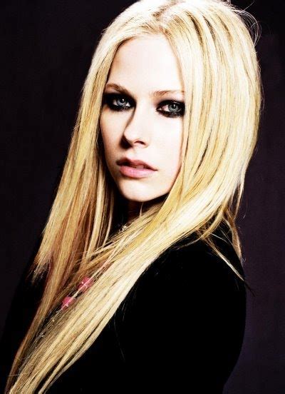 Nanna ~ Doação De Fotos Fake ~ Avril Lavigne