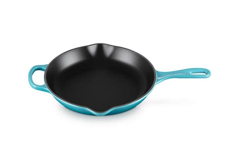 Le Creuset Enameled Cast Iron Signature Iron Handle Skillet 1025 1