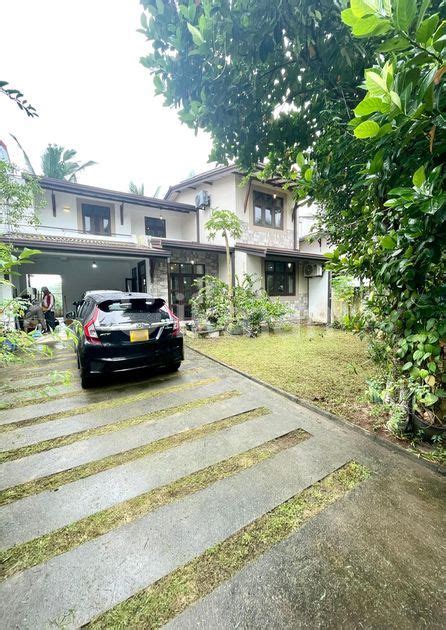 Spacious 3 Bedroom House In Thunadahena Rd Malabe Ikman