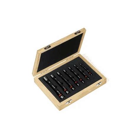 Thread Plug At Best Price In Vadodara By Rajesh Tools Supply Company