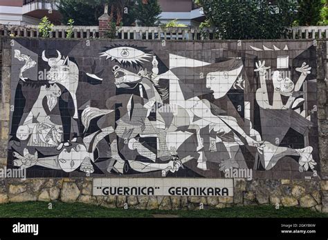 Guernica Spagna 11 Settembre 2021 Murale In Ceramica Della Pittura
