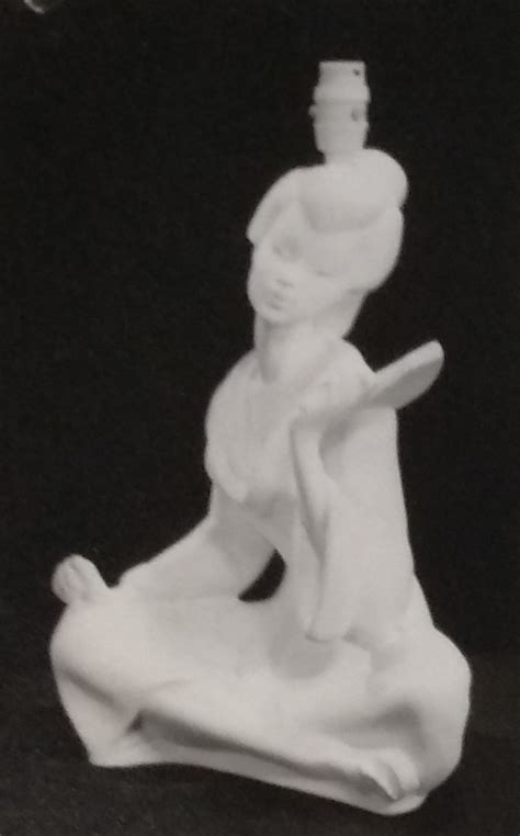 Seated Oriental Lady By Nieri Reg 910604 1950s Vintage Chalkware