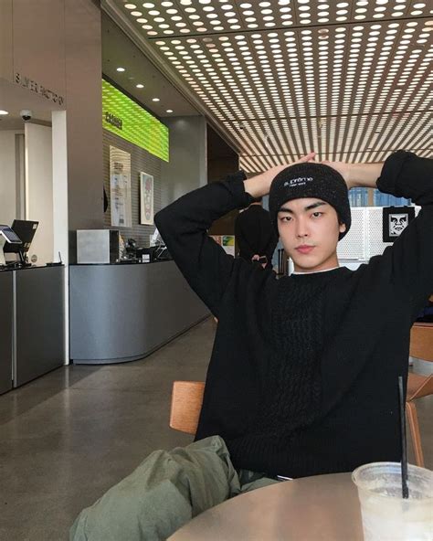 김수겸 On Instagram 겨울의 시작점에서 생일 축하해 주신 분들 감사합니다 Korean Actors Kim Actors