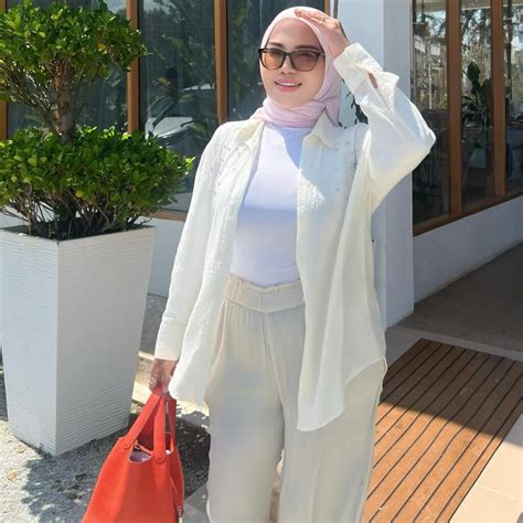 Watie Hanifiah Biography Relationship Ethnicity Age Net Worth