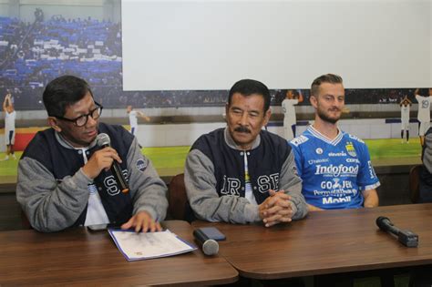 Manajemen Persib Bandung Tak Satu Suara Soal Status Rene Mihelic Bolaskor