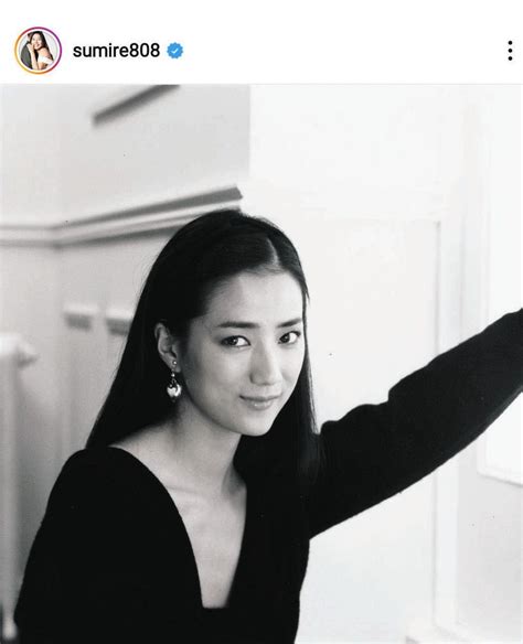 すみれ、母・松原千明さんの若い頃のモノクロショット【写真】：中日スポーツ・東京中日スポーツ