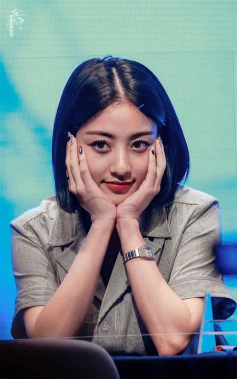 Jihyo Bob Cut Black Leather Strapless Top Close Up Talk The Talk Mv Behind The Scenes Rjihyo