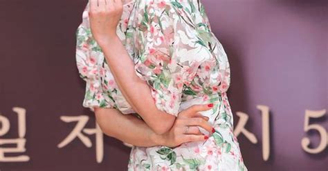 사진 오연아봄 햇살 미소로