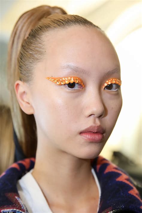 The Best Spring 2023 Makeup Trends From Fashion Week Artofit