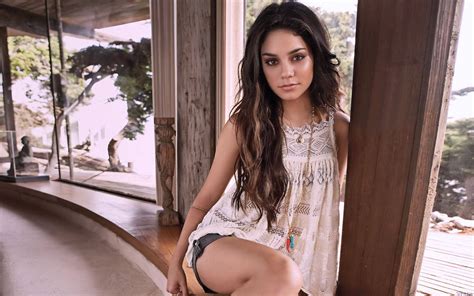 Vanessa Hudgens Iphone Wallpaper