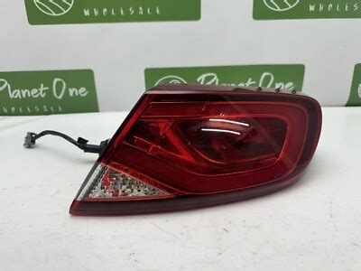 Oem 2015 2017 Chrysler 200 Driver Right Taillight Led Bdm92402000 Ebay
