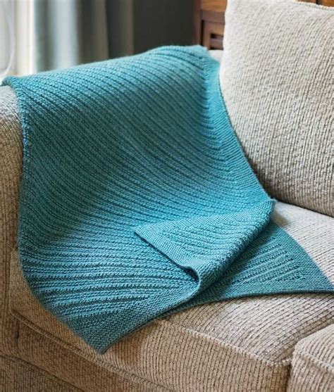 Simple And Free Knitting Pattern For A Cozy Lap Blanket