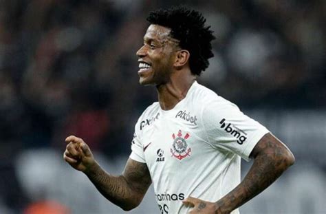 Gil Se Apresenta Ao Santos Nesta Segunda Feira