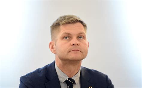 Komentāri Video Ministrs Gatis Eglītis Tv ēterā Nespēj Atbildēt Uz Jautājumu Vai Pensionāri