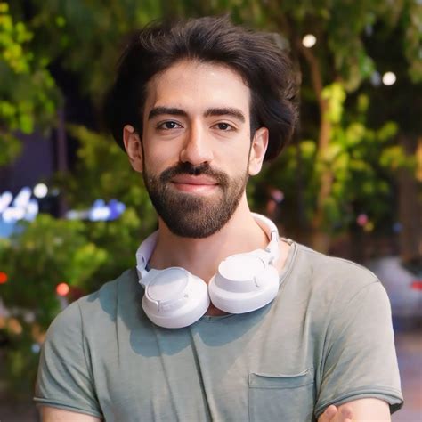 ‎سُهیل دِیلمی‎ ‎ فرش جادویی اصفهان قدم‌به‌قدم این آموزش در کانال یوتیوب بایو پیج هوش