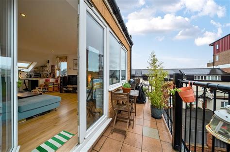 Dewey Lane Brixton London Sw2 2 Bed Flat For Sale £500 000