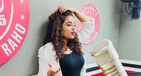 Rj Malishka Mendonsa Wiki Biography Age Husband Images Wikimylinks