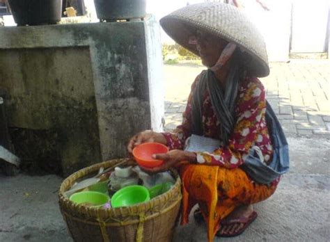 Jamu Jun Khas Semarang Oyin Ayashi