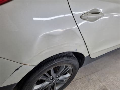 부산자동차외형복원 투싼 심하게 찌그러진 뒷휀다 차 복원 방법은 덴트도 교환도 아닌 판금도색 으로 작업 합니다~ 네이버 블로그