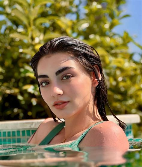 Ozge Torer Shes So Prettyyy Mashallah ☀️ 🤍 Belle Donne Donne