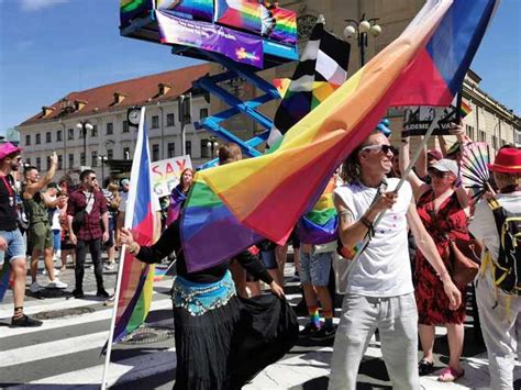 Foto Ivan Bartoš Přišel Podpořit Lgbt Komunitu Stránka 102