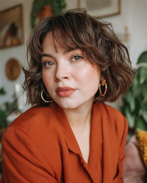 20 Best French Bob Haircuts With Bangs For Round Faces In 2025