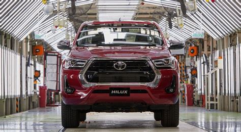 Toyota Hilux Batió Récord De Producción En Sudamérica Nueva Generación Llegará En 2027 Toyota