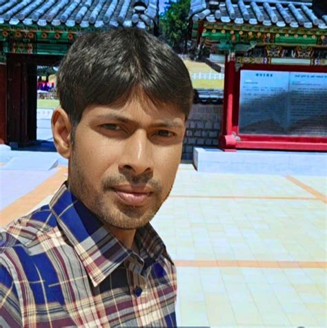 বিশ্বাস ও ভালোবাসা সবচেয়ে মূল্যবান ও দামি একটা জিনিস🌹 এটা সবাই ধরে