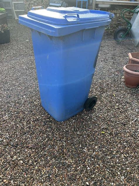Freelywheely Wheely Bin