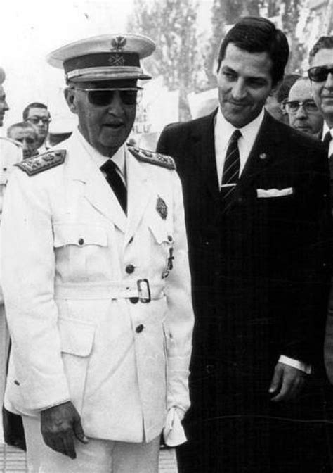 Pce El Día Que El Falangista Suárez Y El Comunista Carrillo Legalizaron El Pce Y La Democracia