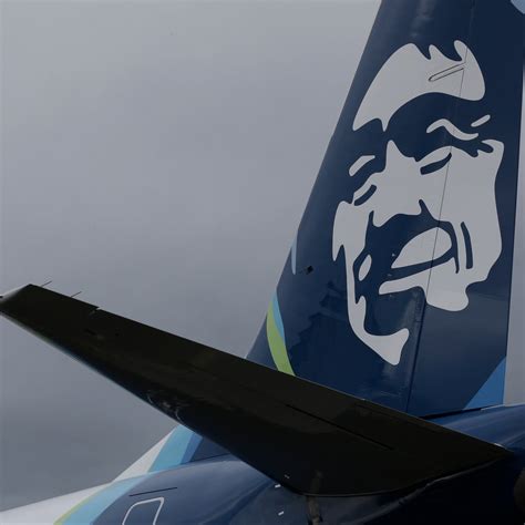 Student Pilot Charged After Trying To Access Alaska Airlines Cockpit