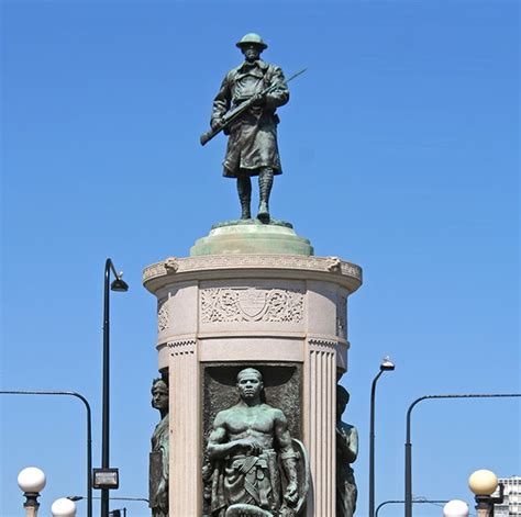 Public Art In Chicago Chicago South Bronzeville Victory Monument