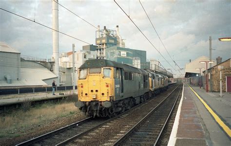 Br Class 31 31434 And 37s 37214 And 37142 Warrington Bank Qu Flickr