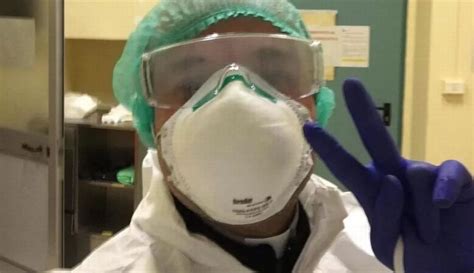 Dentro Lospedale Di Tortona Don Pietro Sacchi Sta Vicino Ai Malati Di