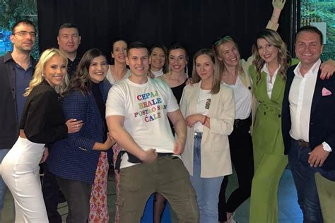 Voditelj Prve Postao Otac Kurir