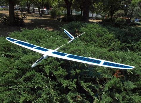 Ginger Glider With V Tail Wing With Flap Aileron Graphite 13 R C Sailplane Models