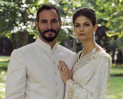 كيندرا سبيرز تنجب ولياً للعهد من رحيم آغا خان مجلة هي