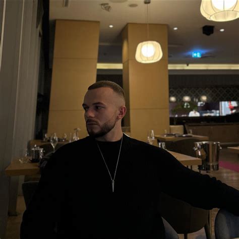 1 Головний біль не від втоми Тіло бє на сполох але ти думаєш Я просто перенервувала