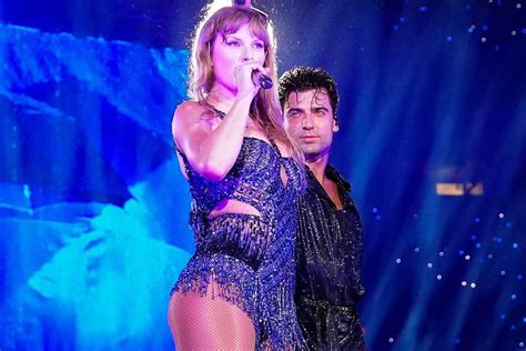 Taylor Swifts Heartthrob Dancer Reveals What Prop He Kept From The