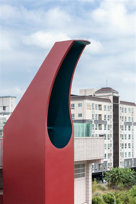 Red Elevator Wabisabi