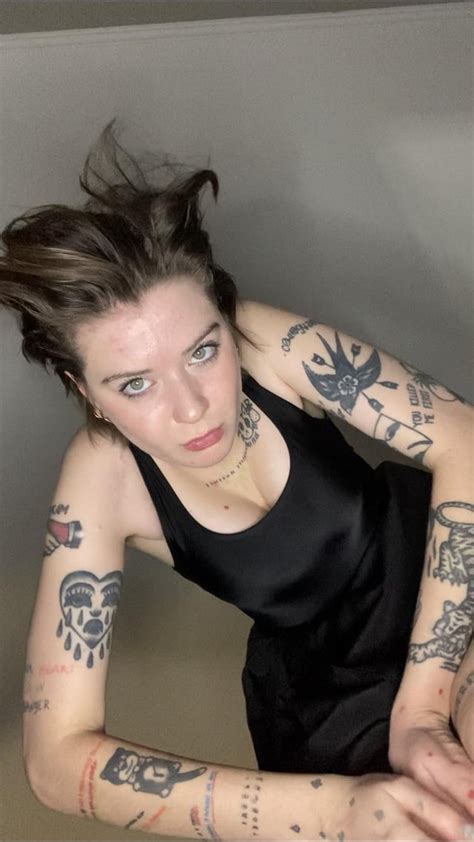Ready For You 👅 R Giantesszine