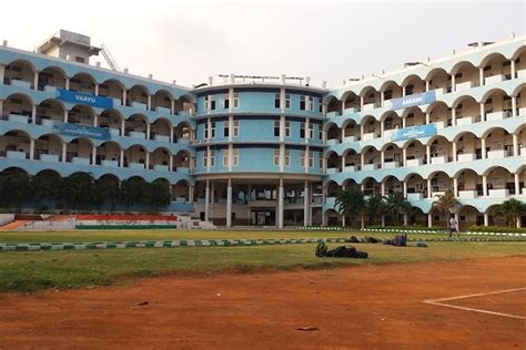 Vignan S Institute Of Information Technology Visakhapatnam B Tech Review By Student Sumala