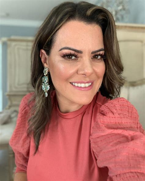 Ana Paula Valadão Added A New Photo Ana Paula Valadão